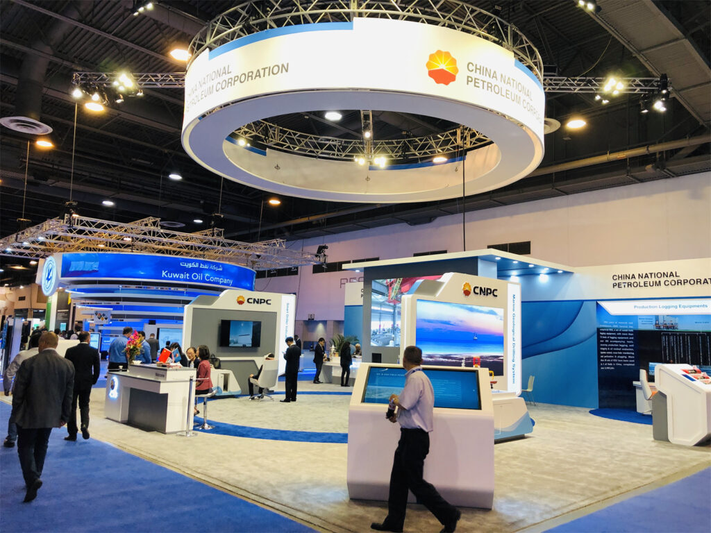 Source: https://trueblue-exhibits.com/30-x-30-custom-trade-show-booth ...